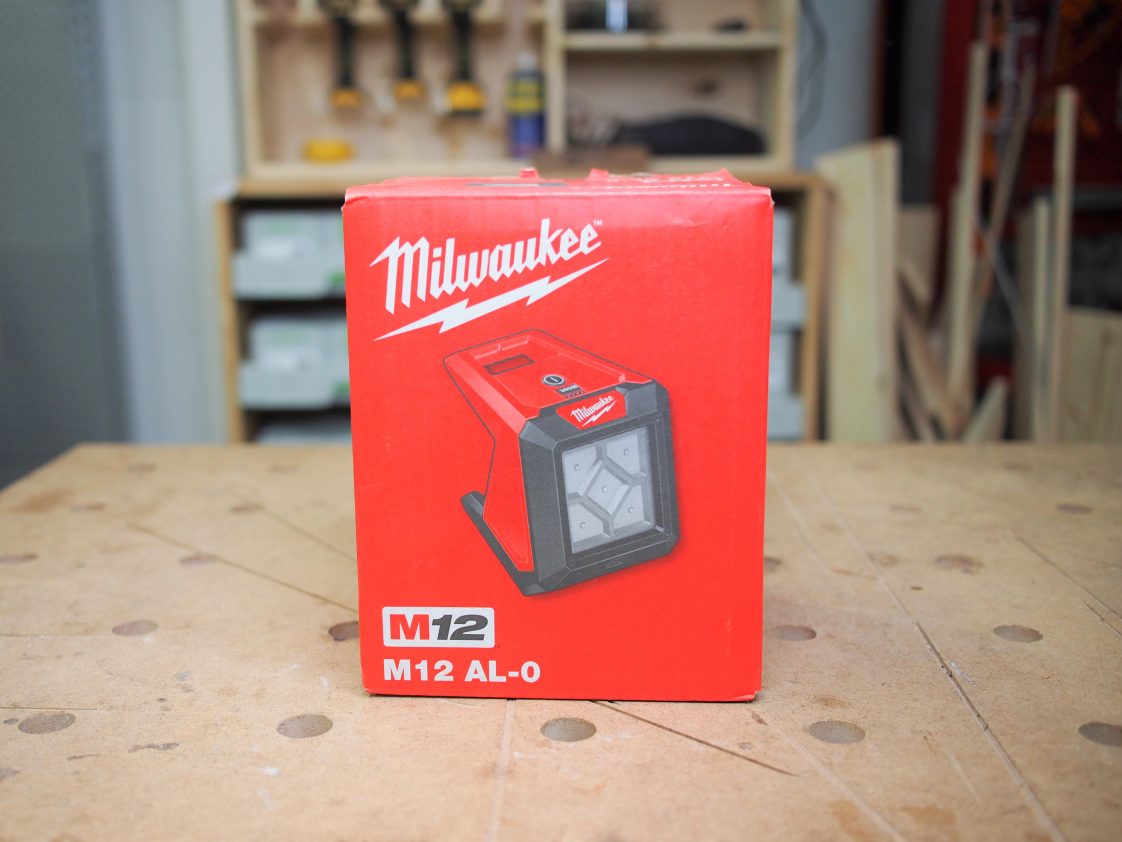 เปิดกล่อง!ไฟส่องพื้นที่ LED ไร้สาย Milwaukee M12AL-0 (เฉพาะตัวเครื่อง ...